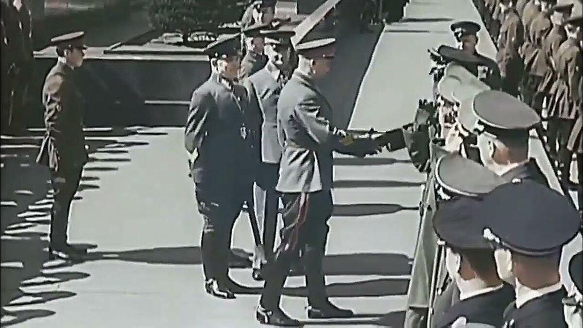 Нацисты Вермахта и СС на параде 1 мая в Москве 1941г - Советчица